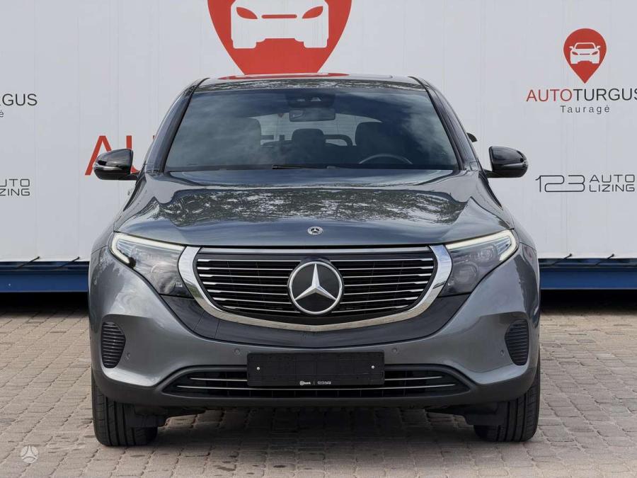 Серый Мерседес EQC 2023 в Таураге, объемом двигателя 0.00 л и пробегом 65 тыс. км за 33500 €, фото 4 на AUTOMOTO.COM.LV