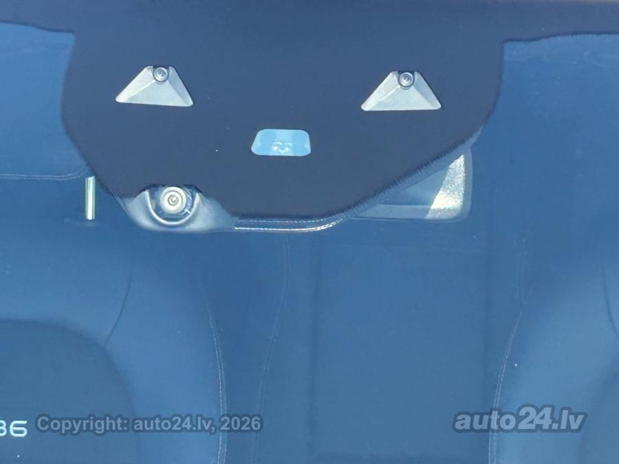 Pelēks Mercedes-Benz EQC 2019 Tallina, ar dzinēja tilpumu 0.00 L un nobraukumu 84 tūkst. km par 32000 €, foto 17 vietnē AUTOMOTO.COM.LV