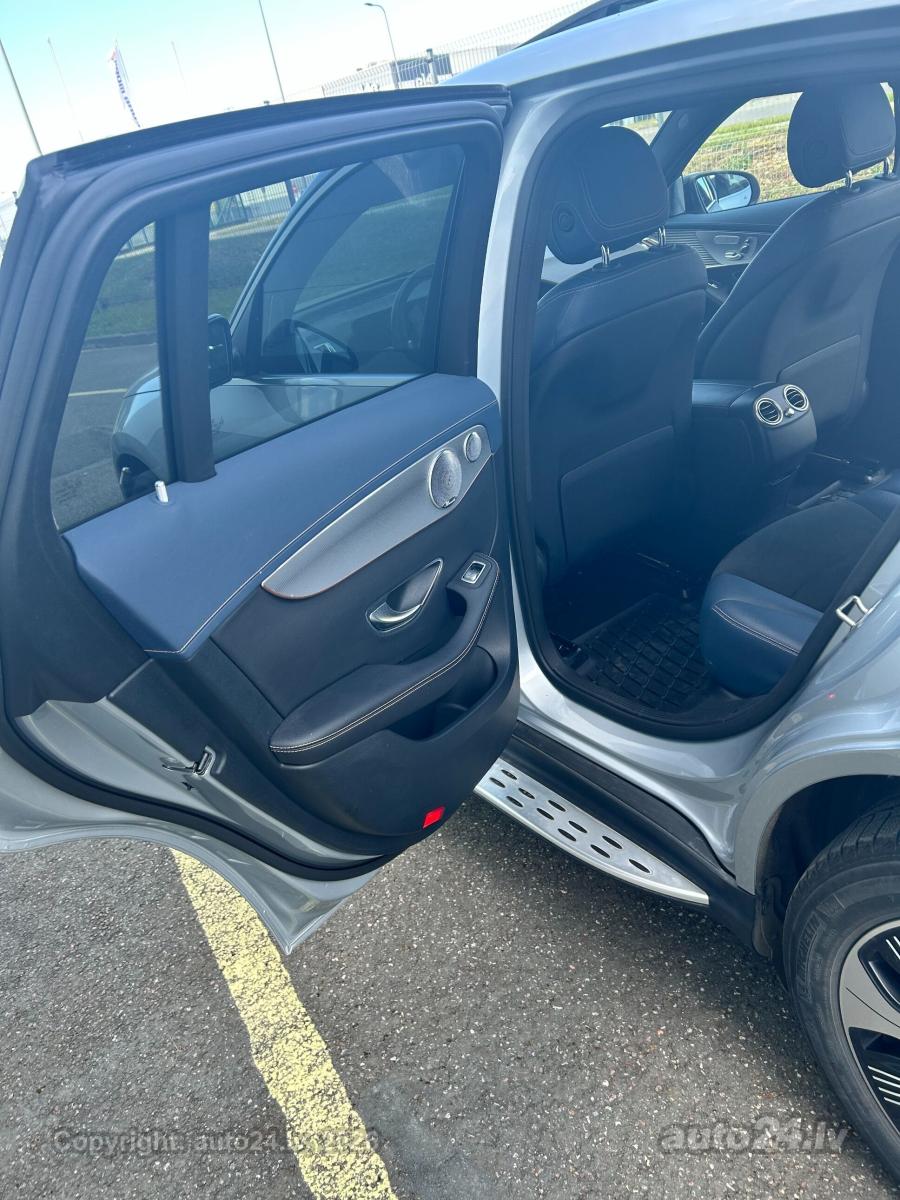 Pelēks Mercedes-Benz EQC 2019 Tallina, ar dzinēja tilpumu 0.00 L un nobraukumu 84 tūkst. km par 32000 €, foto 24 vietnē AUTOMOTO.COM.LV