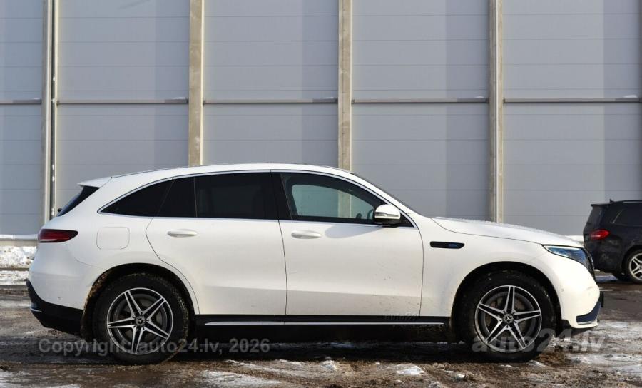 White Mercedes-Benz EQC 2021 in Riga, with an engine capacity of 0.00 L and mileage of 106 thousand km for 28500 €, photo 5 on AUTOMOTO.COM.LV