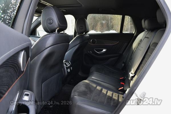 White Mercedes-Benz EQC 2021 in Riga, with an engine capacity of 0.00 L and mileage of 106 thousand km for 28500 €, photo 11 on AUTOMOTO.COM.LV