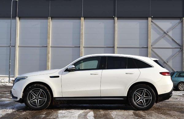Balts Mercedes-Benz EQC 2021 Rīga, ar dzinēja tilpumu 0.00 L un nobraukumu 106 tūkst. km par 27900 €, foto 4 vietnē AUTOMOTO.COM.LV