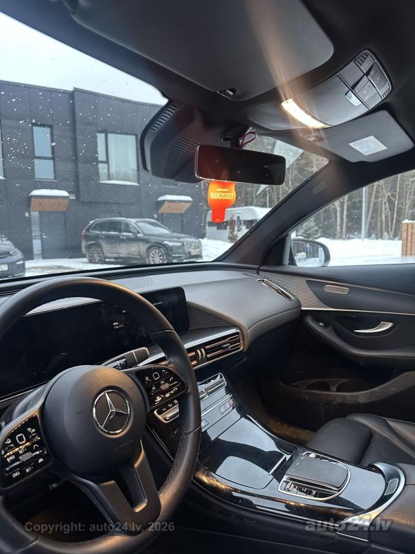 White Mercedes-Benz EQC 2021 in Tallinn, with an engine capacity of 0.00 L and mileage of 75 thousand km for 31900 €, photo 6 on AUTOMOTO.COM.LV