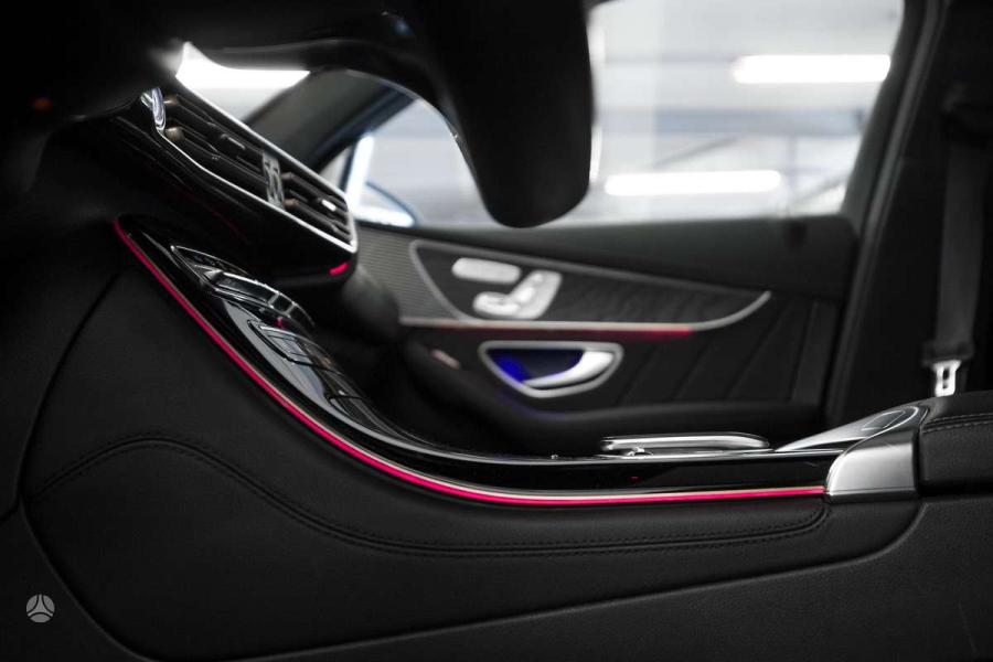 Белый Мерседес EQC 2021 в Тукумс, объемом двигателя 0.00 л и пробегом 110 тыс. км за 34990 €, фото 24 на AUTOMOTO.COM.LV