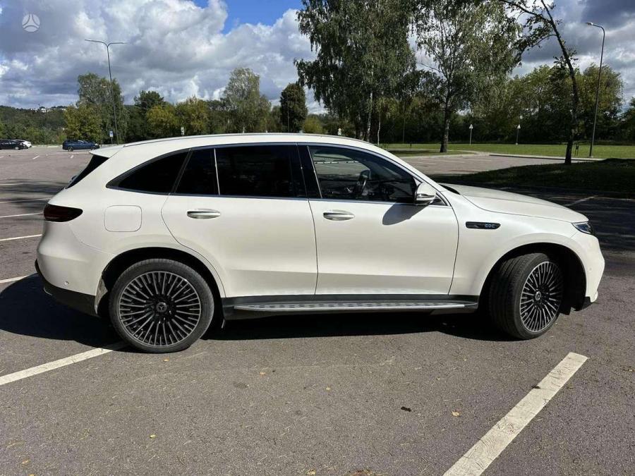 White Mercedes-Benz EQC 2021 in Kaunas, with an engine capacity of 0.00 L and mileage of 77 thousand km for 35900 €, photo 3 on AUTOMOTO.COM.LV