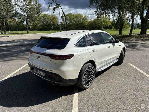 Mercedes-Benz EQC 2021 Kauņa vietnē Balts Mercedes-Benz EQC 2021 Kauņa, ar dzinēja tilpumu 0.00 L un nobraukumu 77 tūkst. km par 35900 €, foto 4 vietnē AUTOMOTO.COM.LV