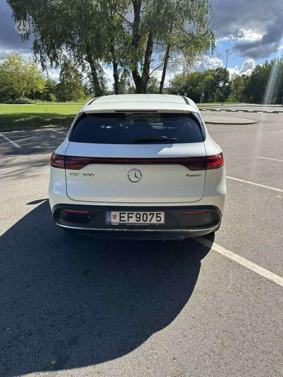 White Mercedes-Benz EQC 2021 in Kaunas, with an engine capacity of 0.00 L and mileage of 77 thousand km for 35900 €, photo 5 on AUTOMOTO.COM.LV