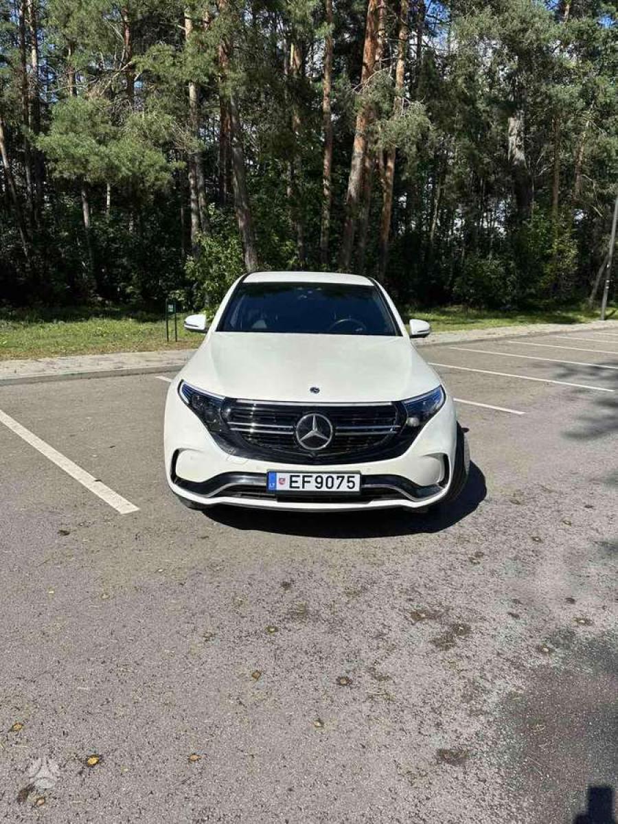 White Mercedes-Benz EQC 2021 in Kaunas, with an engine capacity of 0.00 L and mileage of 77 thousand km for 35900 €, photo 9 on AUTOMOTO.COM.LV
