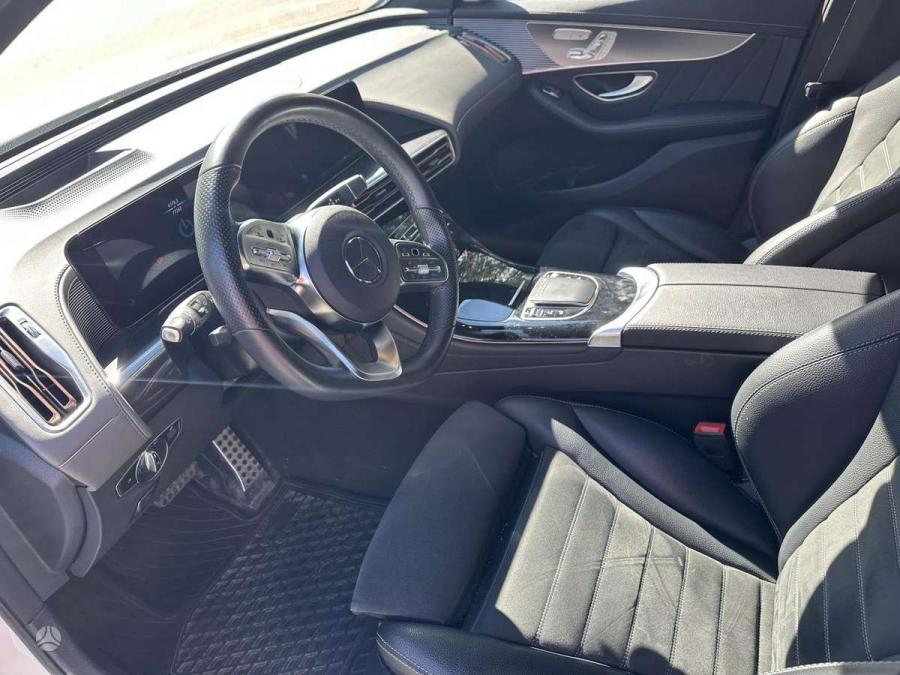 White Mercedes-Benz EQC 2021 in Kaunas, with an engine capacity of 0.00 L and mileage of 77 thousand km for 35900 €, photo 10 on AUTOMOTO.COM.LV