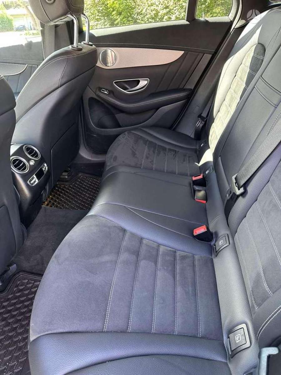 White Mercedes-Benz EQC 2021 in Kaunas, with an engine capacity of 0.00 L and mileage of 77 thousand km for 35900 €, photo 11 on AUTOMOTO.COM.LV