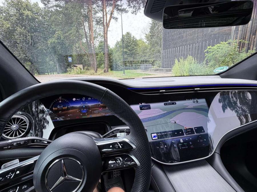 Black Mercedes-Benz EQE 2024 in Vilnius, with an engine capacity of 0.00 L and mileage of 65 thousand km for 59900 €, photo 10 on AUTOMOTO.COM.LV
