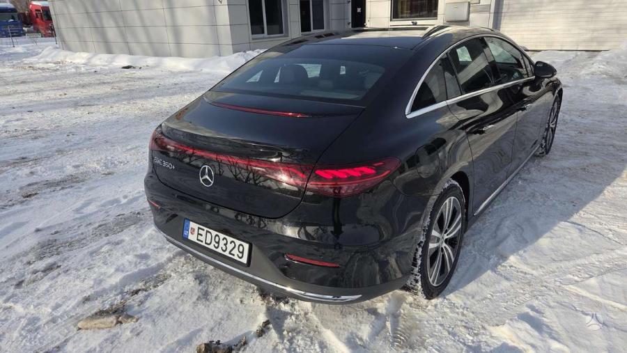 Melns Mercedes-Benz EQE 2022 Kauņa, ar dzinēja tilpumu 0.00 L un nobraukumu 111 tūkst. km par 32900 €, foto 4 vietnē AUTOMOTO.COM.LV