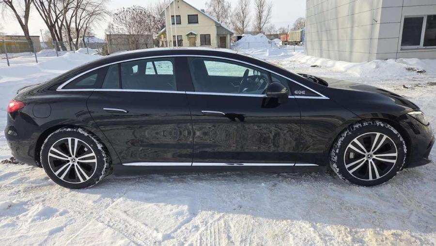 Melns Mercedes-Benz EQE 2022 Kauņa, ar dzinēja tilpumu 0.00 L un nobraukumu 111 tūkst. km par 32900 €, foto 8 vietnē AUTOMOTO.COM.LV