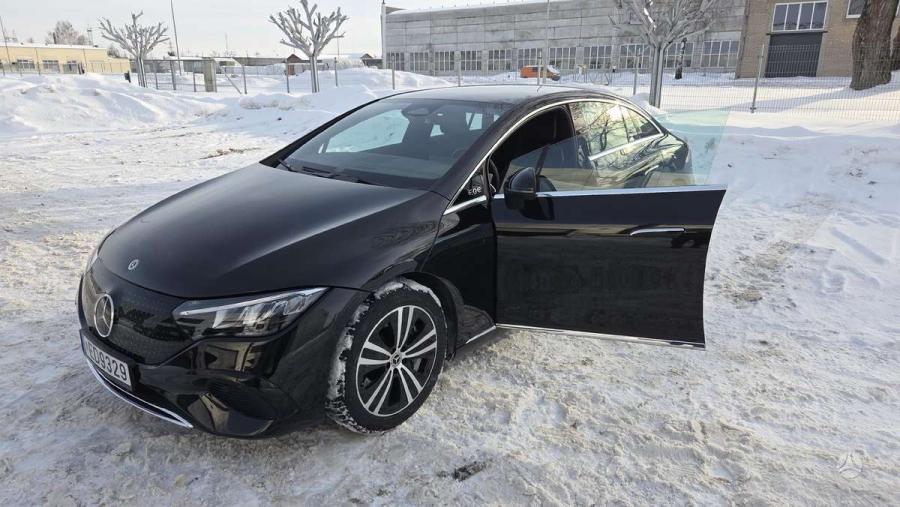 Melns Mercedes-Benz EQE 2022 Kauņa, ar dzinēja tilpumu 0.00 L un nobraukumu 111 tūkst. km par 32900 €, foto 10 vietnē AUTOMOTO.COM.LV