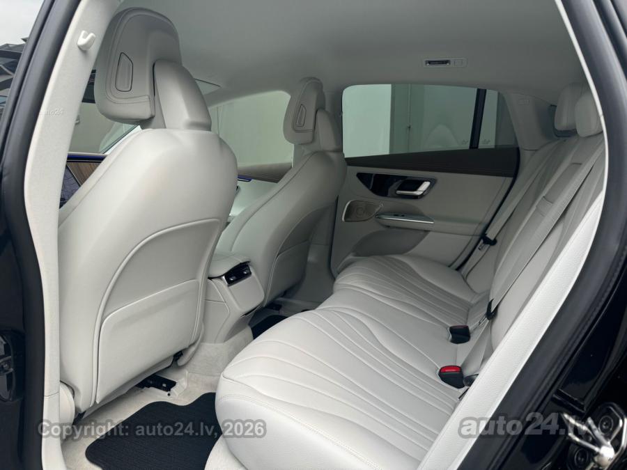 Black Mercedes-Benz EQE 2022 in Tallinn, with an engine capacity of 0.00 L and mileage of 51 thousand km for 52900 €, photo 18 on AUTOMOTO.COM.LV