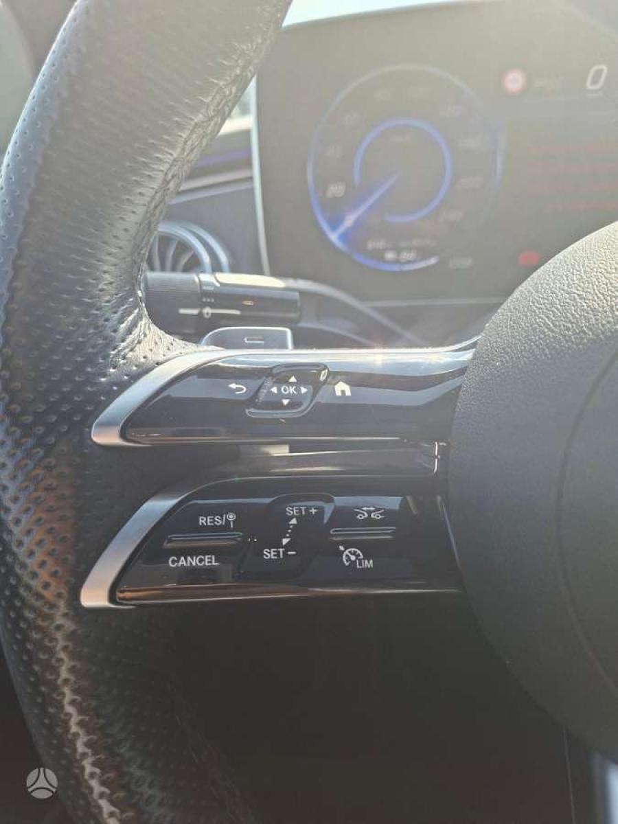 Black Mercedes-Benz EQE 2022 in Kaunas, with an engine capacity of 0.00 L and mileage of 127 thousand km for 38500 €, photo 16 on AUTOMOTO.COM.LV