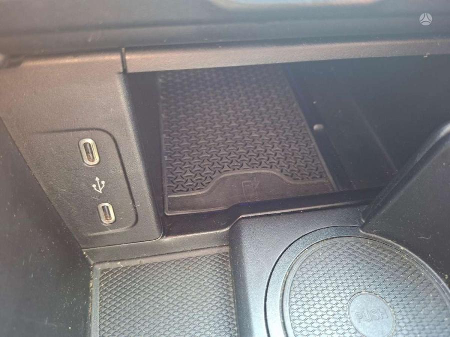 Black Mercedes-Benz EQE 2022 in Kaunas, with an engine capacity of 0.00 L and mileage of 127 thousand km for 38500 €, photo 17 on AUTOMOTO.COM.LV