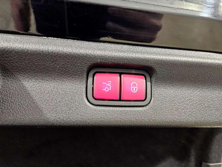 Melns Mercedes-Benz EQE 2023 Marijampole, ar dzinēja tilpumu 0.00 L un nobraukumu 271 tūkst. km par 24990 €, foto 12 vietnē AUTOMOTO.COM.LV
