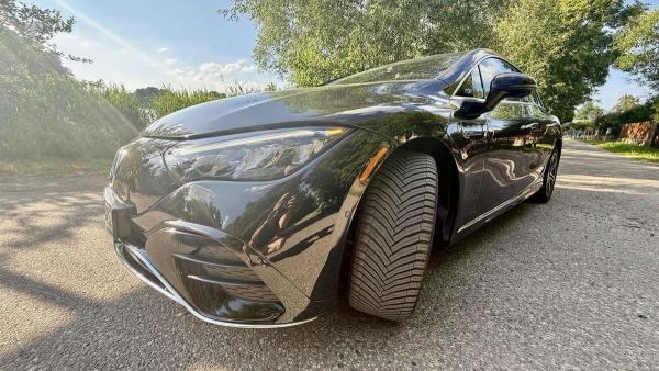Melns Mercedes-Benz EQE 2023 Viļņa, ar dzinēja tilpumu 0.00 L un nobraukumu 20 tūkst. km par 43500 €, foto 1 vietnē AUTOMOTO.COM.LV