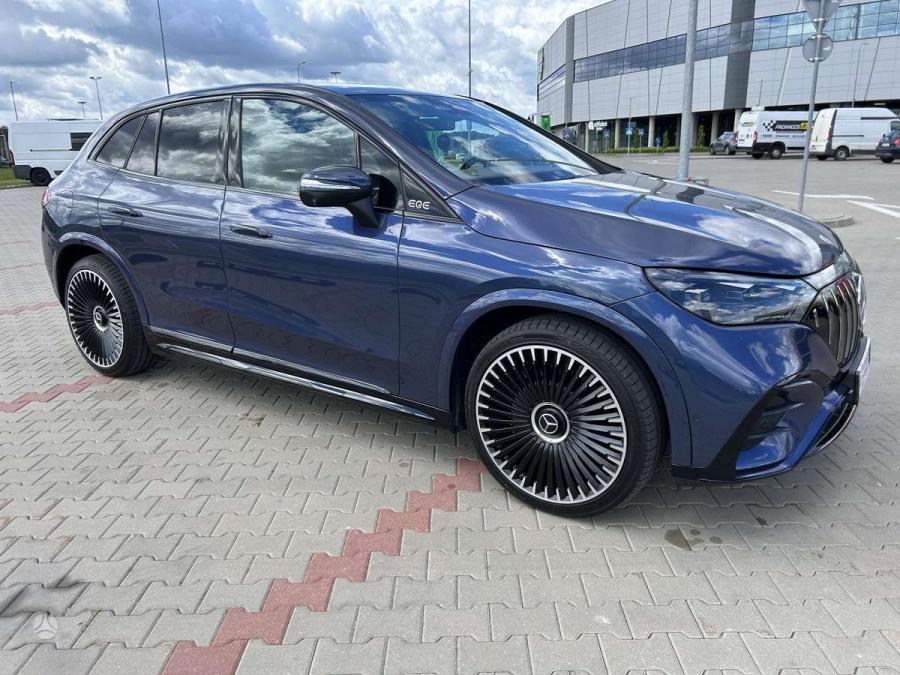 Blue Mercedes-Benz EQE 2023 in Vilnius, with an engine capacity of 0.00 L and mileage of 27 thousand km for 49000 €, photo 8 on AUTOMOTO.COM.LV