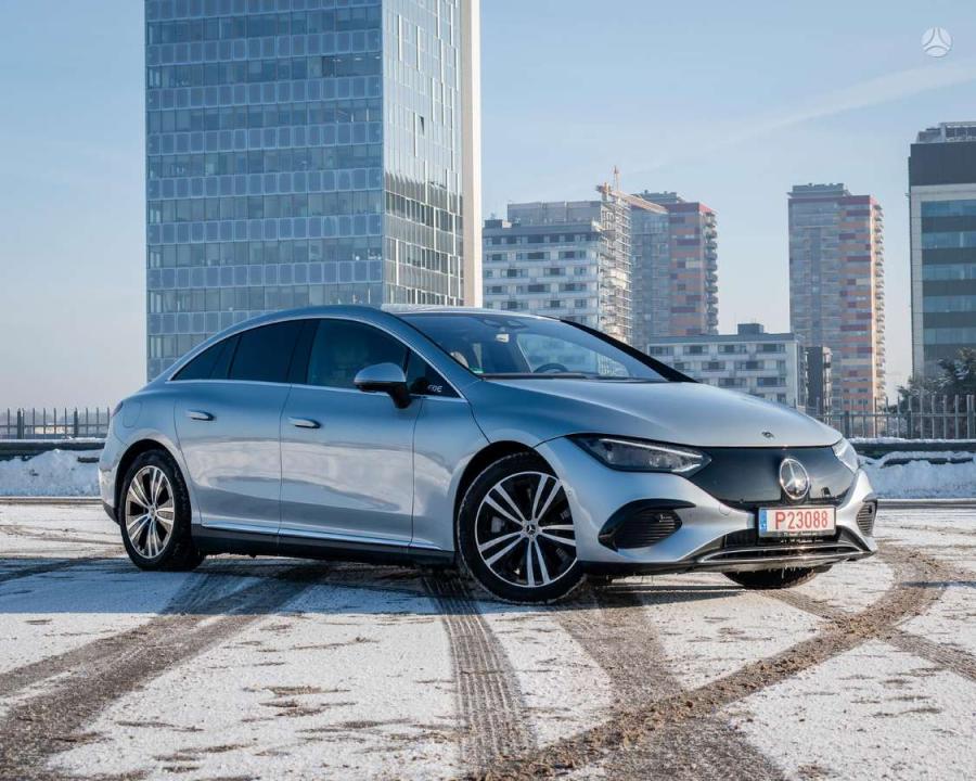 Pelēks Mercedes-Benz EQE 2022 Viļņa, ar dzinēja tilpumu 0.00 L un nobraukumu 77 tūkst. km par 43900 €, foto 1 vietnē AUTOMOTO.COM.LV