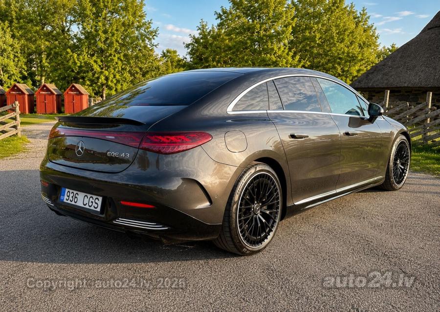 Pelēks Mercedes-Benz EQE 2022 Tallina, ar dzinēja tilpumu 0.00 L un nobraukumu 60 tūkst. km par 59990 €, foto 3 vietnē AUTOMOTO.COM.LV