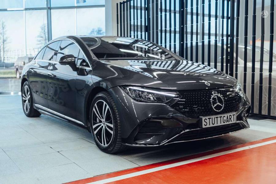 Pelēks Mercedes-Benz EQE 2023 Rīga, ar dzinēja tilpumu 0.00 L un nobraukumu 26 tūkst. km par 55900 €, foto 1 vietnē AUTOMOTO.COM.LV
