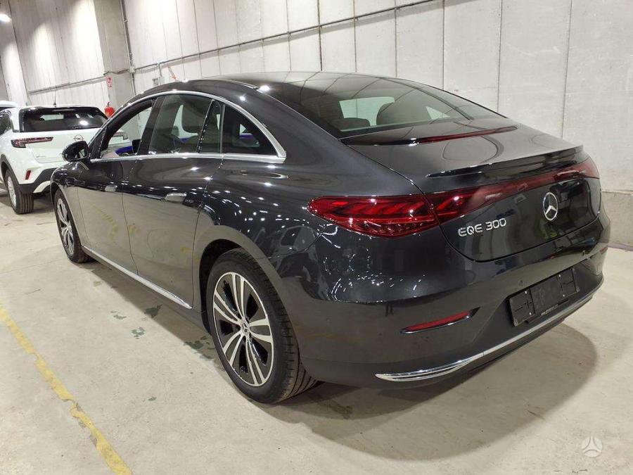 Pelēks Mercedes-Benz EQE 2024 Viļņa, ar dzinēja tilpumu 0.00 L un nobraukumu 63 tūkst. km par 43390 €, foto 4 vietnē AUTOMOTO.COM.LV