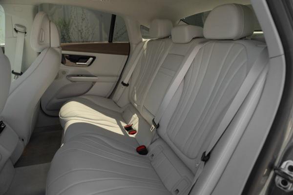 Pelēks Mercedes-Benz EQE 2023 Viļņa, ar dzinēja tilpumu 0.00 L un nobraukumu 19 tūkst. km par 46900 €, foto 9 vietnē AUTOMOTO.COM.LV