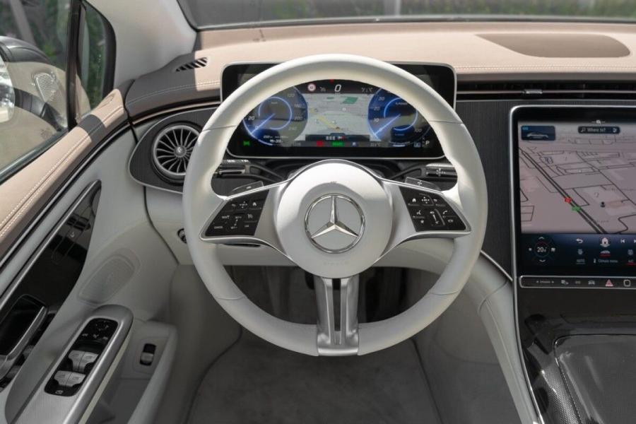 Grey Mercedes-Benz EQE 2023 in Vilnius, with an engine capacity of 0.00 L and mileage of 19 thousand km for 46900 €, photo 12 on AUTOMOTO.COM.LV