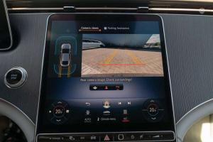 Pelēks Mercedes-Benz EQE 2023 Viļņa, ar dzinēja tilpumu 0.00 L un nobraukumu 19 tūkst. km par 46900 €, foto 18 vietnē AUTOMOTO.COM.LV