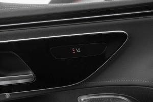 Balts Mercedes-Benz EQE 2022 Viļņa, ar dzinēja tilpumu 0.00 L un nobraukumu 99 tūkst. km par 34990 €, foto 16 vietnē AUTOMOTO.COM.LV