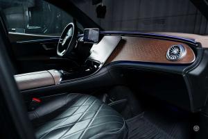 Black Mercedes-Benz EQS 2023 in Vilnius, with an engine capacity of 0.00 L and mileage of 50 thousand km for 68500 €, photo 30 on AUTOMOTO.COM.LV