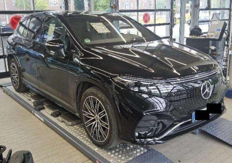 Black Mercedes-Benz EQS 2023 in Klaipeda, with an engine capacity of 0.00 L and mileage of 44 thousand km for 37500 €, photo 1 on AUTOMOTO.COM.LV