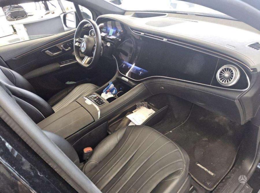 Black Mercedes-Benz EQS 2023 in Klaipeda, with an engine capacity of 0.00 L and mileage of 44 thousand km for 37500 €, photo 4 on AUTOMOTO.COM.LV