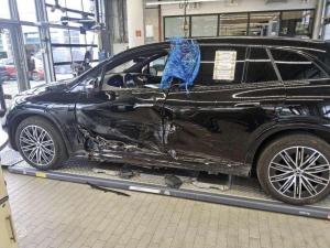 Black Mercedes-Benz EQS 2023 in Klaipeda, with an engine capacity of 0.00 L and mileage of 44 thousand km for 37500 €, photo 6 on AUTOMOTO.COM.LV