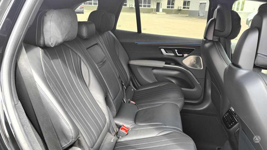 Melns Mercedes-Benz EQS 2023 Šauļi, ar dzinēja tilpumu 0.00 L un nobraukumu 59 tūkst. km par 55660 €, foto 16 vietnē AUTOMOTO.COM.LV