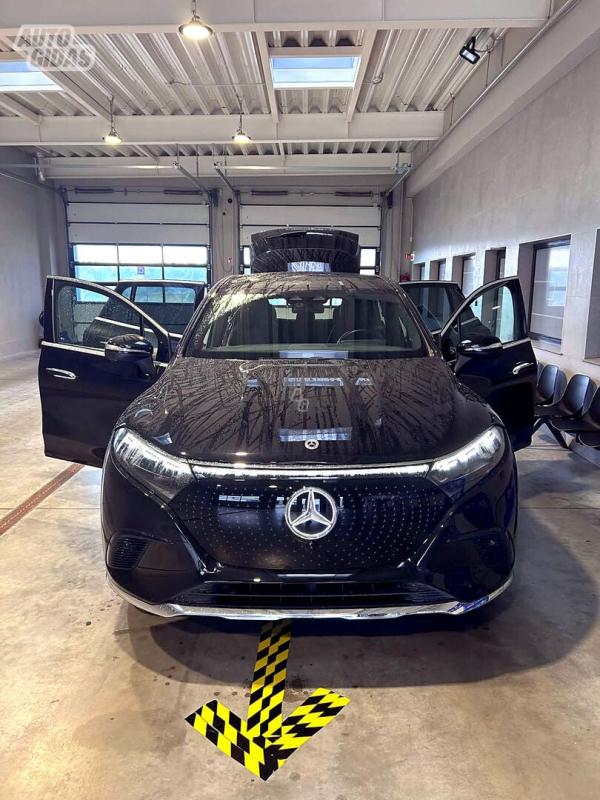 Black Mercedes-Benz EQS 2023 in Klaipeda, with an engine capacity of 0.00 L and mileage of 80 thousand km for 52500 €, photo 1 on AUTOMOTO.COM.LV