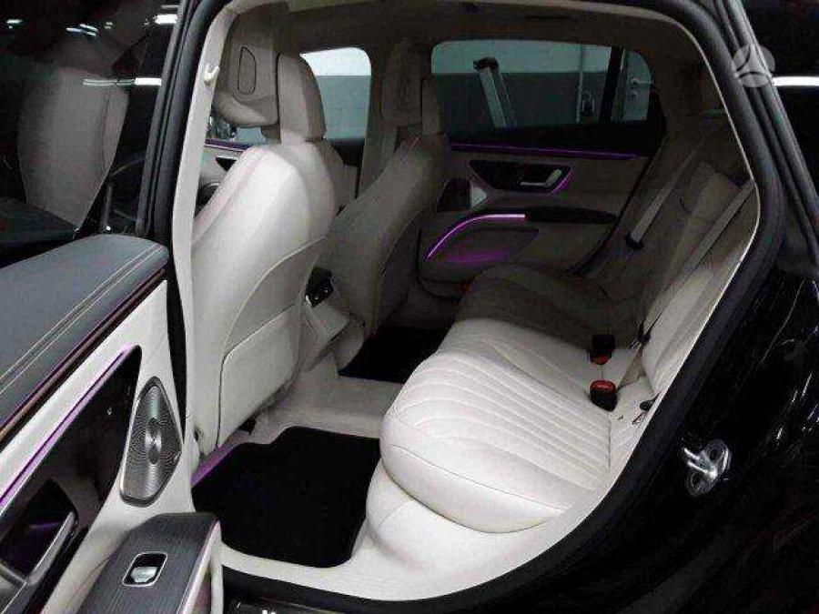 Melns Mercedes-Benz EQS 2022 Viļņa, ar dzinēja tilpumu 0.00 L un nobraukumu 98 tūkst. km par 49990 €, foto 8 vietnē AUTOMOTO.COM.LV