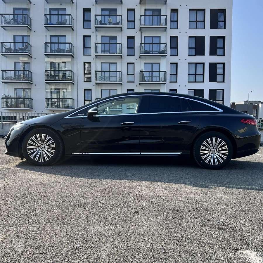 Black Mercedes-Benz EQS 2022 in Vilnius, with an engine capacity of 0.00 L and mileage of 103 thousand km for 45990 €, photo 7 on AUTOMOTO.COM.LV