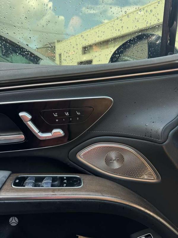 Black Mercedes-Benz EQS 2022 in Vilnius, with an engine capacity of 0.00 L and mileage of 90 thousand km for 25000 €, photo 10 on AUTOMOTO.COM.LV