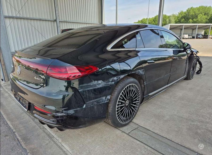 Green Mercedes-Benz EQS 2025 in Klaipeda, with an engine capacity of 0.00 L and mileage of 24 thousand km for 37250 €, photo 3 on AUTOMOTO.COM.LV