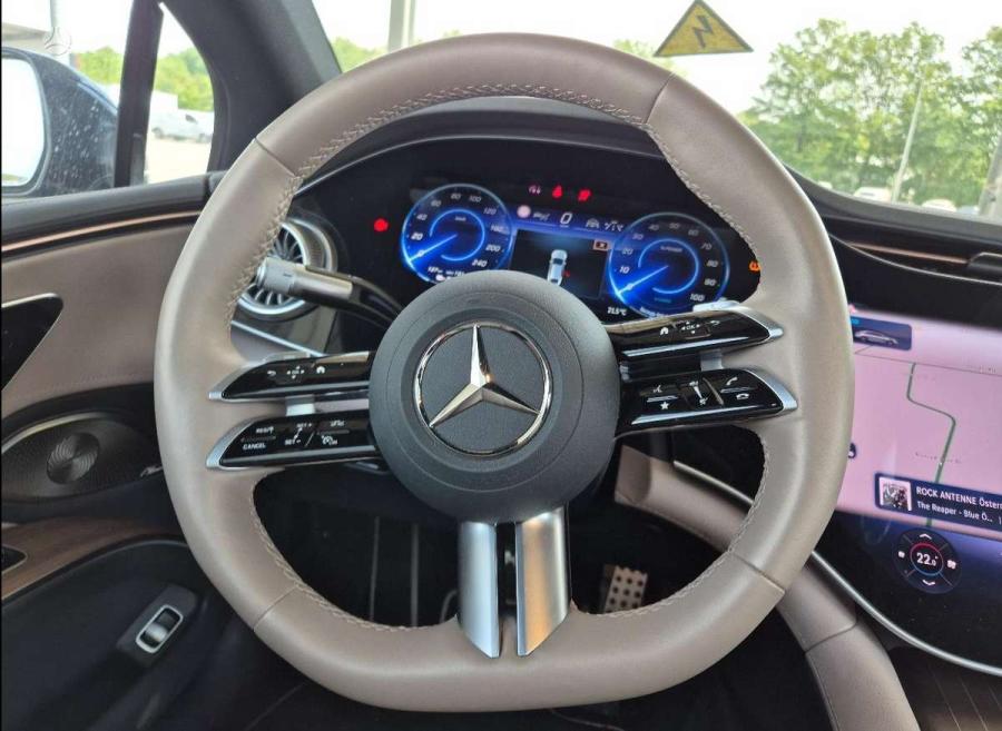 Green Mercedes-Benz EQS 2025 in Klaipeda, with an engine capacity of 0.00 L and mileage of 24 thousand km for 37250 €, photo 12 on AUTOMOTO.COM.LV