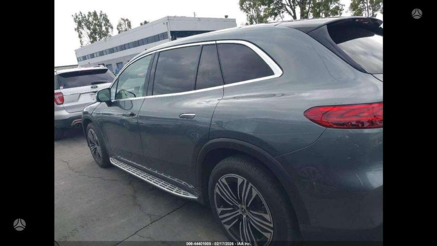 Pelēks Mercedes-Benz EQS 2023 Viļņa, ar dzinēja tilpumu 0.00 L un nobraukumu 38 tūkst. km par 41900 €, foto 11 vietnē AUTOMOTO.COM.LV