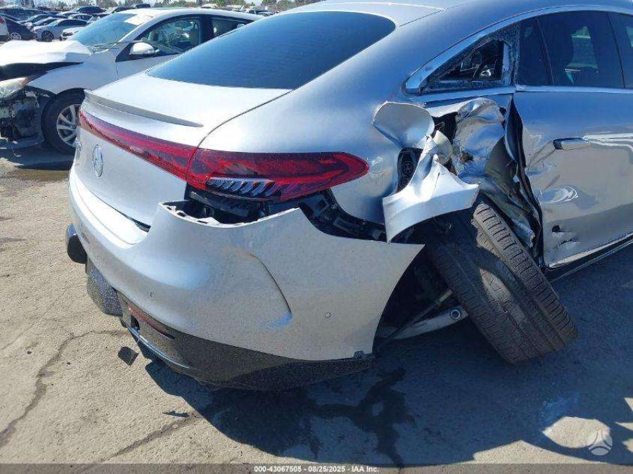 Pelēks Mercedes-Benz EQS 2022 Šauļi, ar dzinēja tilpumu 0.00 L un nobraukumu 50 tūkst. km par 34969 €, foto 14 vietnē AUTOMOTO.COM.LV