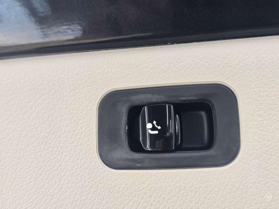 Grey Mercedes-Benz EQS 2022 in Kaunas, with an engine capacity of 0.00 L and mileage of 193 thousand km for 36900 €, photo 18 on AUTOMOTO.COM.LV