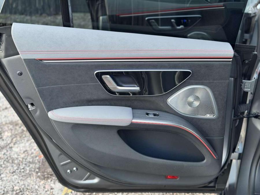 Grey Mercedes-Benz EQS 2023 in Kaunas, with an engine capacity of 0.00 L and mileage of 58 thousand km for 60500 €, photo 21 on AUTOMOTO.COM.LV