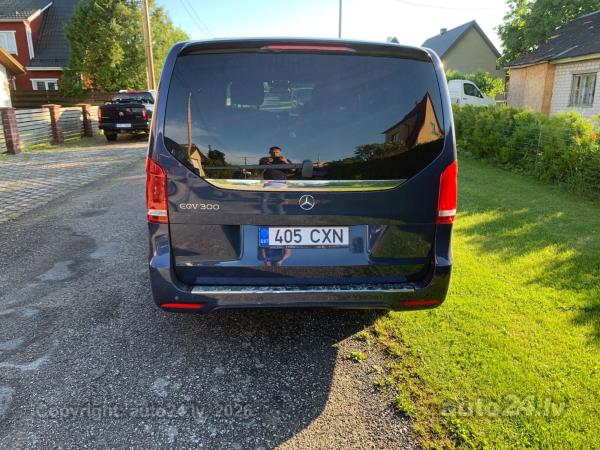 Синий Мерседес EQV 2024 в Таллин, объемом двигателя 0.00 л и пробегом 16 тыс. км за 67000 €, фото 9 на AUTOMOTO.COM.LV
