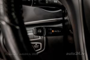 Красный Мерседес EQV 2020 в Пярну, объемом двигателя 0.00 л и пробегом 104 тыс. км за 45000 €, фото 27 на AUTOMOTO.COM.LV