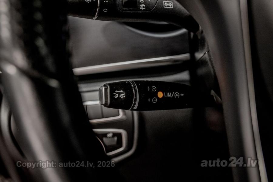 Красный Мерседес EQV 2020 в Пярну, объемом двигателя 0.00 л и пробегом 104 тыс. км за 45000 €, фото 27 на AUTOMOTO.COM.LV